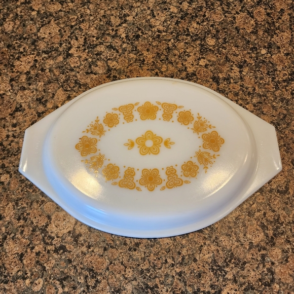 Pyrex | Kitchen | Vintage Pyrex Butterfly Gold Casserole Dish Lid 945 2 ...